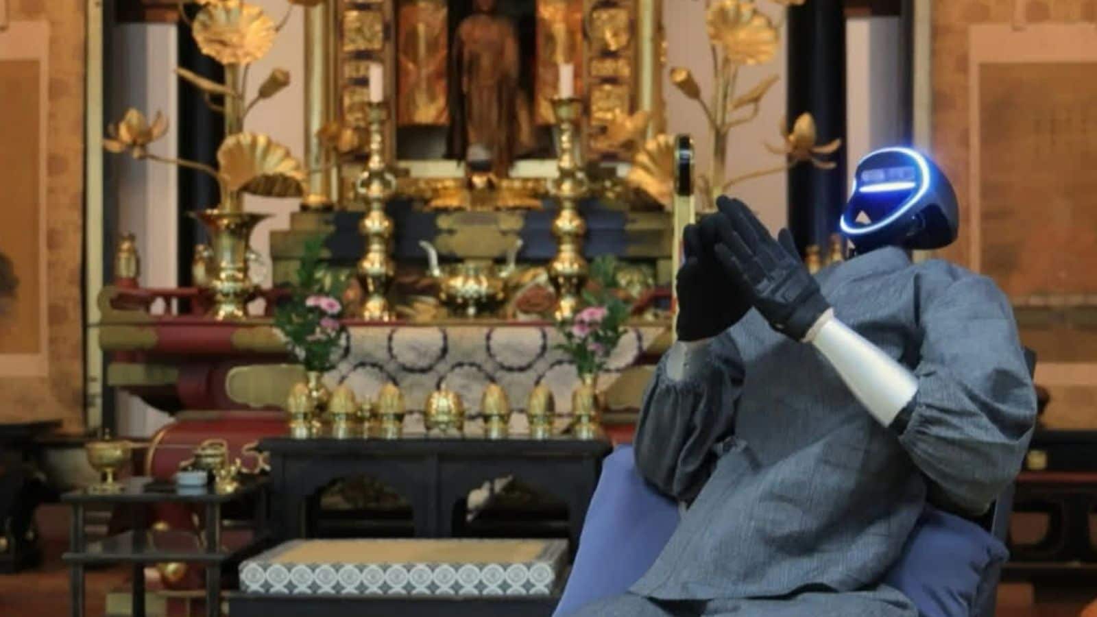 THIS AI Robot ‘Monk’ Offers Spiritual Guidance Based On Buddhist ...