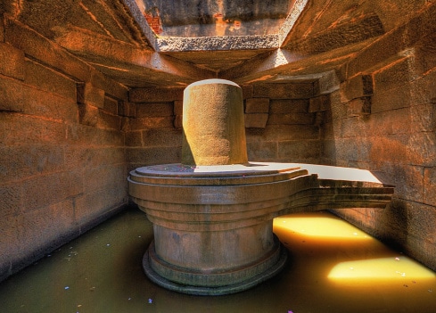No Roof, Eternal Water: This Ancient Shivling At UNESCO Site Holds A ...