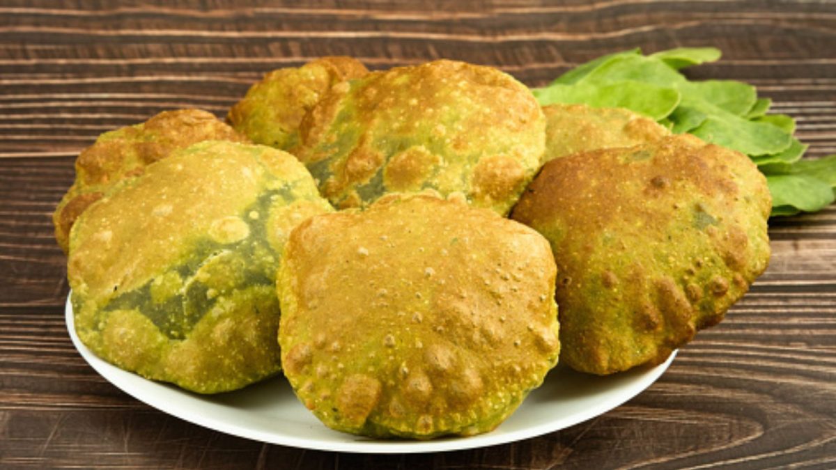How To Make Perfectly Puffed Pooris At Home; Easy Dough And Frying Tips ...