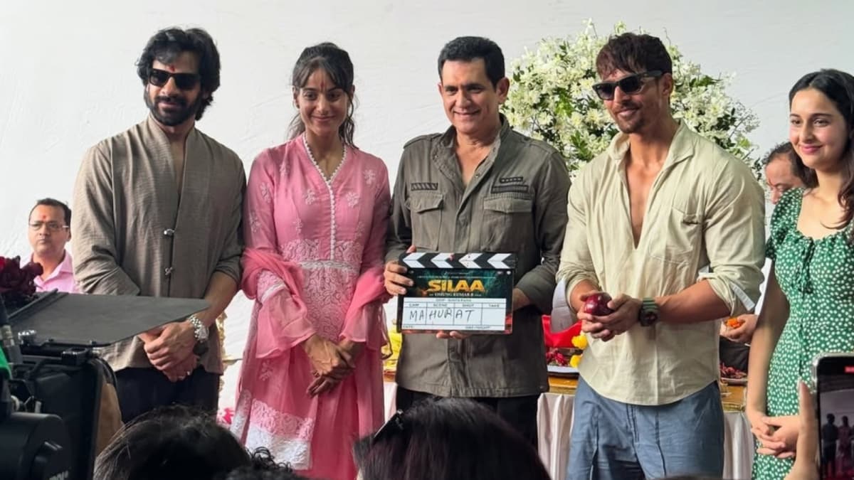 Karan Veer Mehra Wraps Silaa Shoot, Celebrates Milestone With Director ...