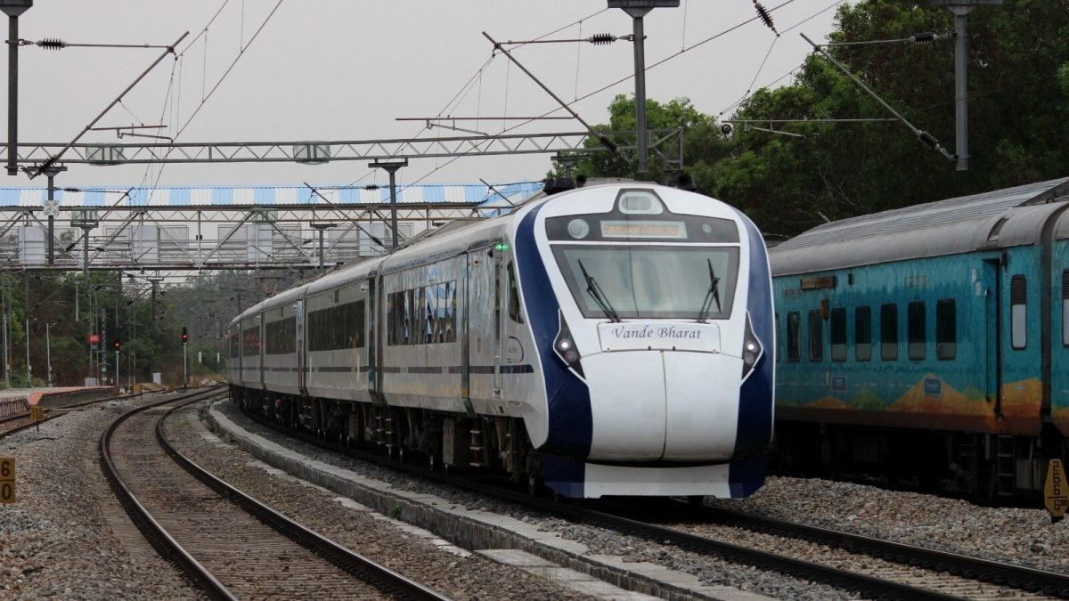 Vande Bharat Timing Update: Railways Announces New Arrival And ...