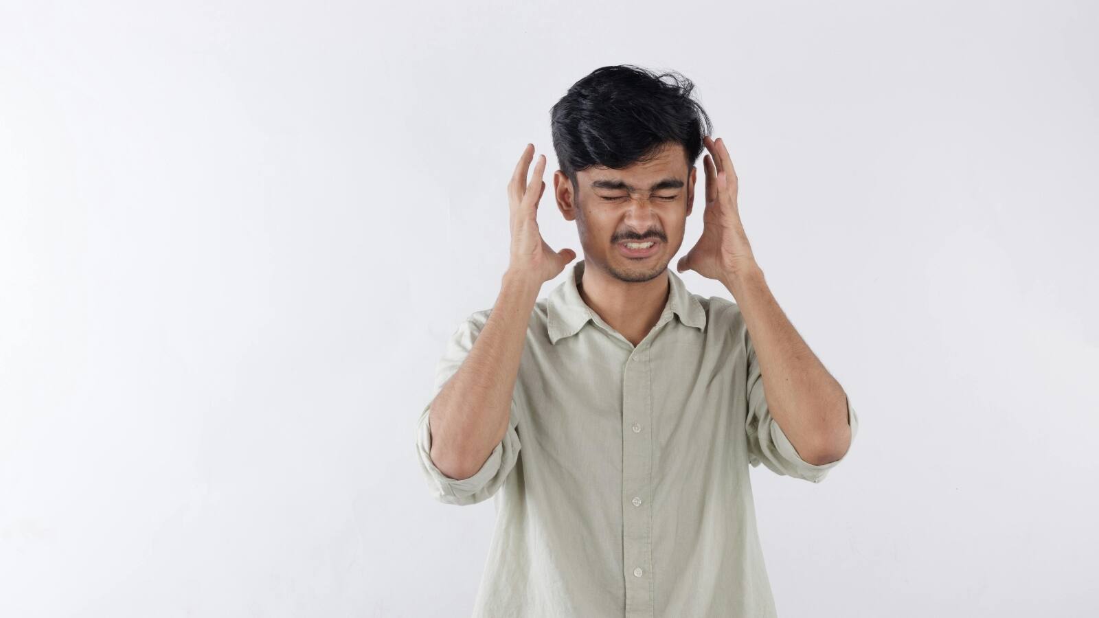 Hearing Loss Does Not Happen Overnight: These 5 Early Warning Signs ...