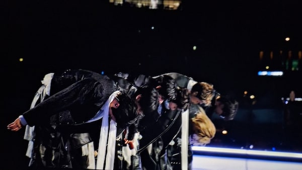BTS ARIRANG Highlights: K-Pop Stars Set Stage On Fire With 'Dynamite ...