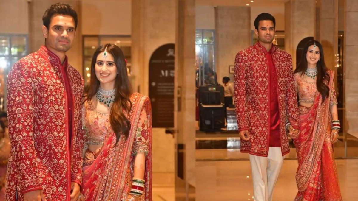 Shankar Mahadevan Poses With Wife Sangeeta At Arjun Tendulkar’s Wedding ...