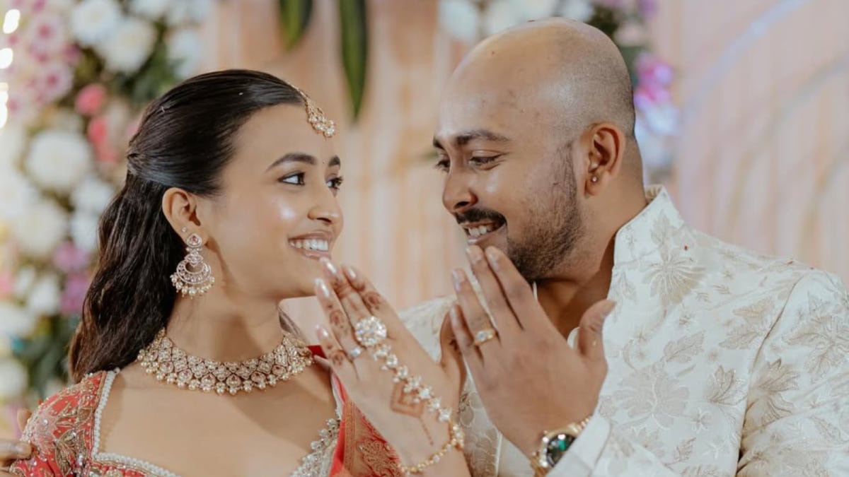 Prithvi Shaw Announces Engagement To Girlfriend Akriti Agarwal: 'She's ...