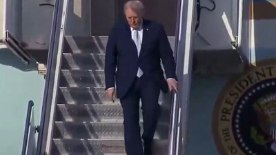 ‘Tired, Dishevelled’: Video Of Trump Walking Down Air Force One Stairs ...