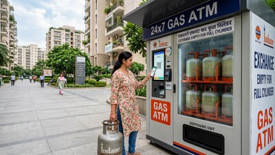 Gurgaon ‘Gas ATM’: 15-kg Cylinders, Transparent Body, Open 24x7 | All ...