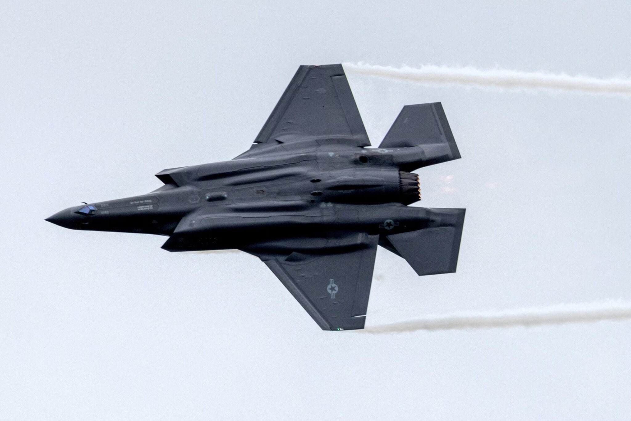 How Fighter Jets Go Invisible To Radar: Inside Stealth Tech And Modern ...