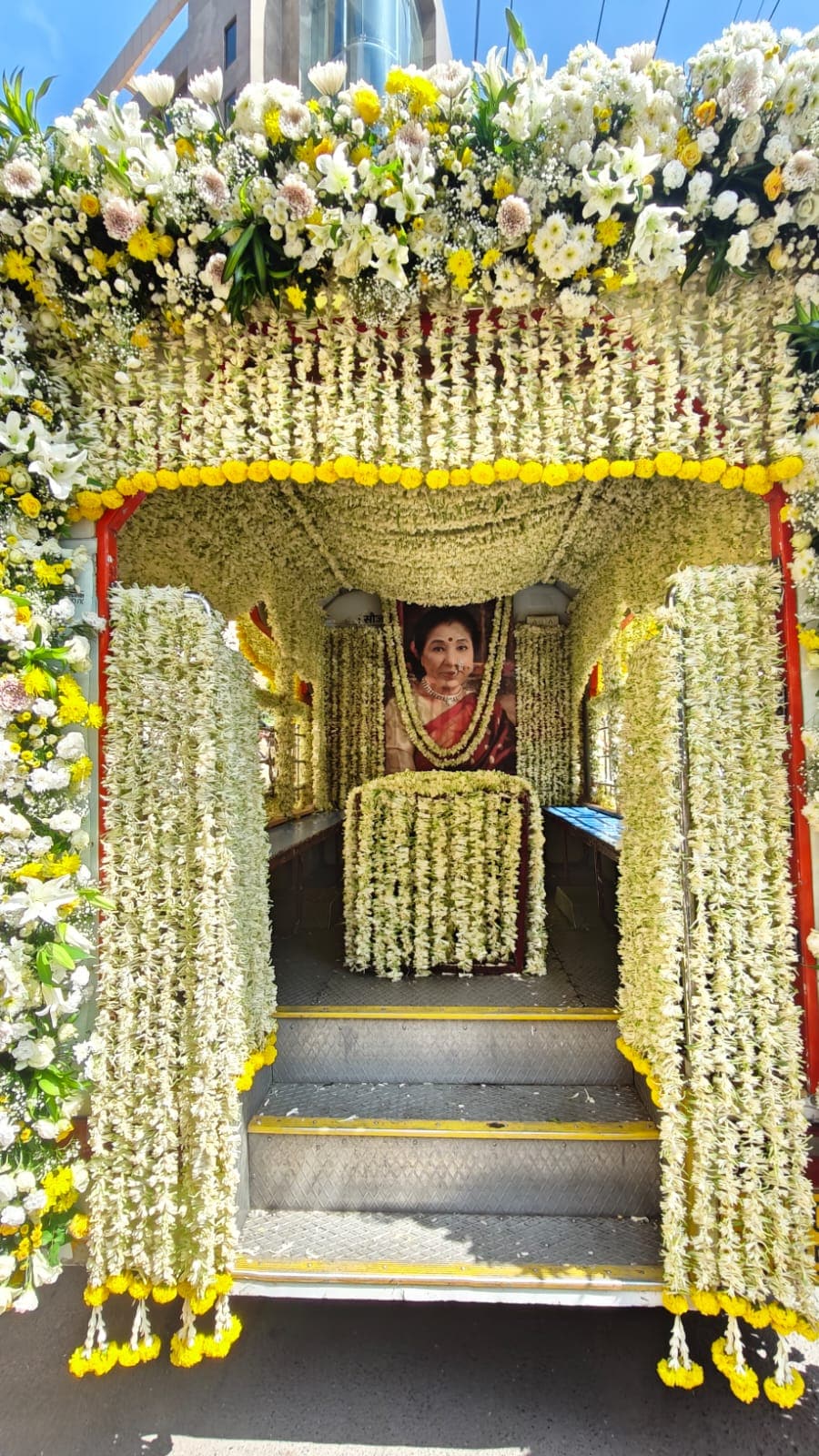 Asha Bhosle Funeral Today in Mumbai With Full State Honours