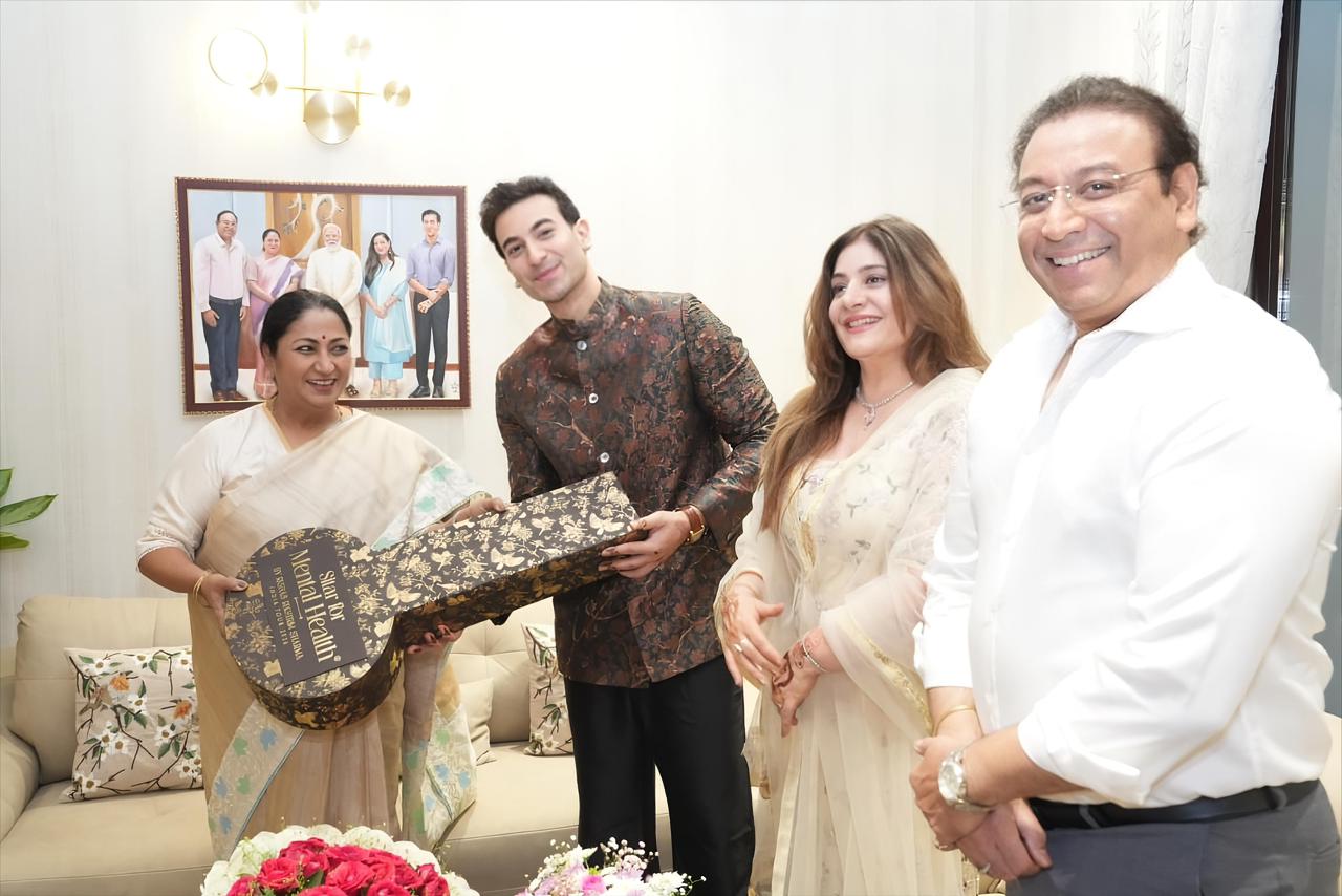 Rishab Rikhiram Sharma Meets Delhi CM Rekha Gupta Ahead Of Sitar For ...