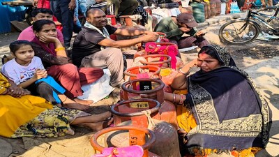 ‘No Gas, No Work’: How LPG Crisis Is Forcing Migrant Workers To Leave ...