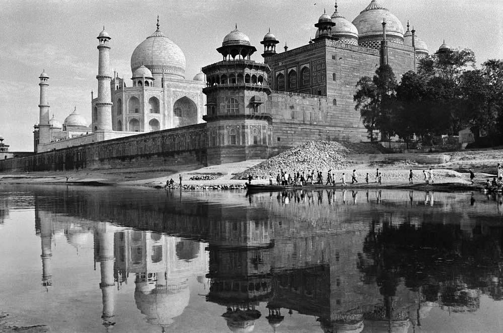Photos That Show How Raghu Rai Blended Everyday Life With Iconic India