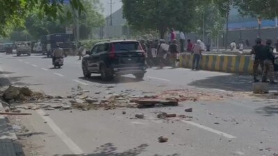 Noida Sector 80, 70, 121 See Fresh Violence; Stones Pelted At Police ...