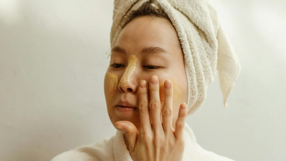 Mango For Skincare? Try This DIY Mango-Sandalwood Face Mask Recipe At ...