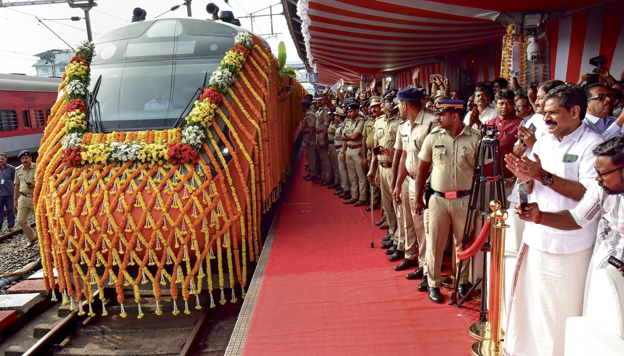 Southern Railway Vande Bharat Occupancy: Mumbai-Pune-Bengaluru Train ...