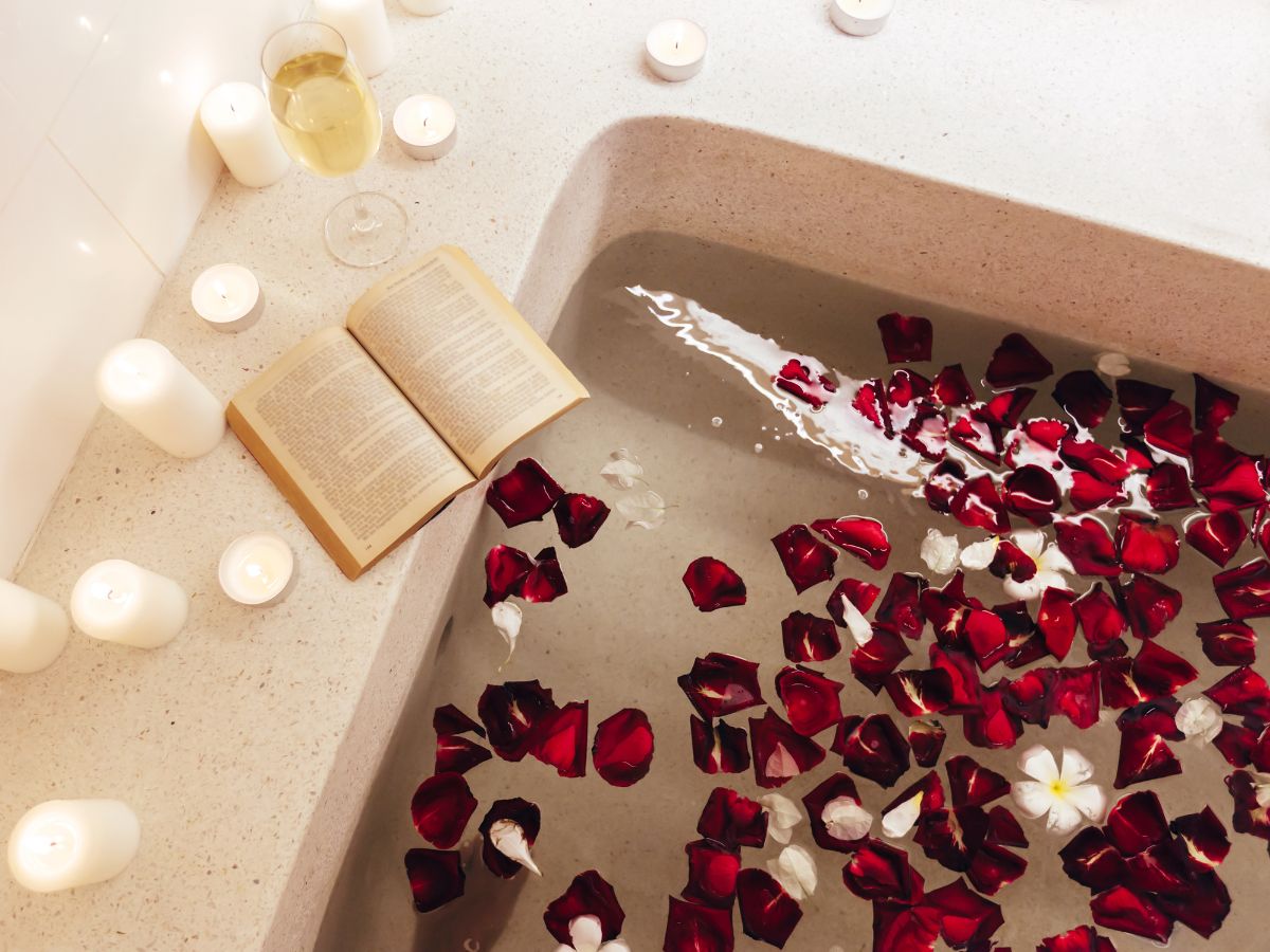 This Natural Summer Bath Ritual Can Help You Feel Cool, Calm And Fresh ...