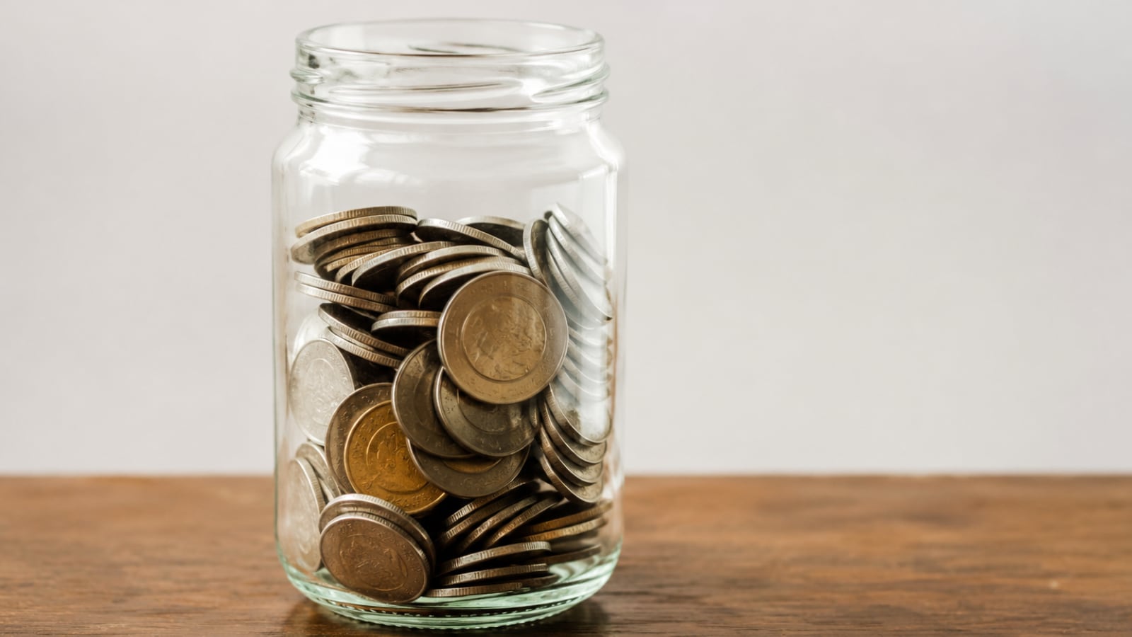 6 Smart Money Habits Rich Couples Follow To Stay Financially Secure