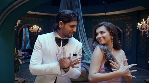 Chunnari Chunnari To Cheez Badi: 7 Bollywood Song Remakes That ...