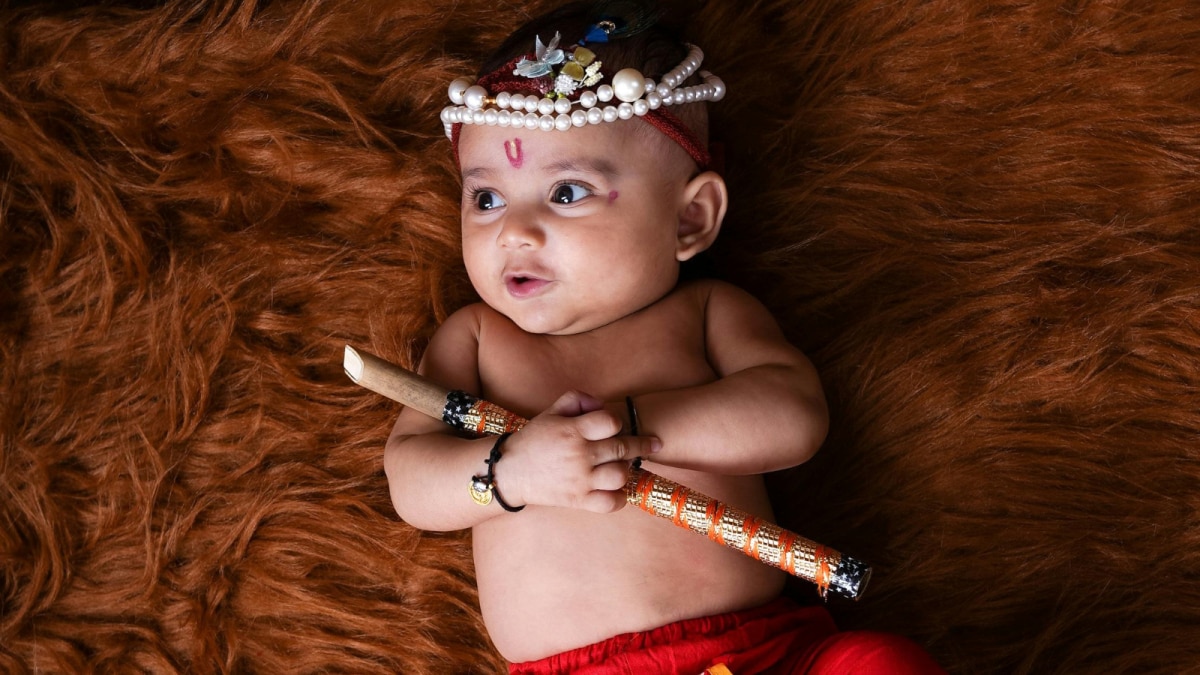 10 Modern Baby Boy Names Inspired By Lord Krishna Starting With Letter 'Sh'