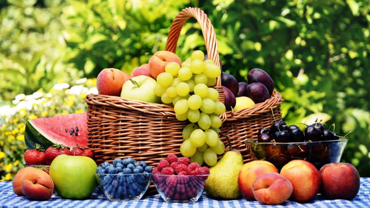 7 Fruits You Should Never Refrigerate, Most People Make This Mistake