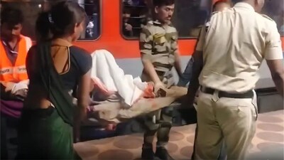 UP Woman Goes Into Labour On Moving Train, RPF Personnel Help Deliver ...