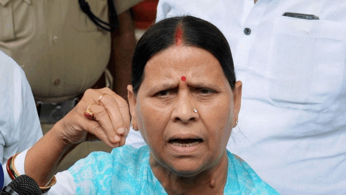 BJP-RJD Bungalow Row: Rabri Devi Refuses To Vacate 10 Circular Road ...