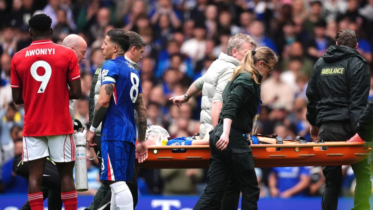 Chelsea Teen Jesse Derry Stretchered Off On Premier League Debut After ...