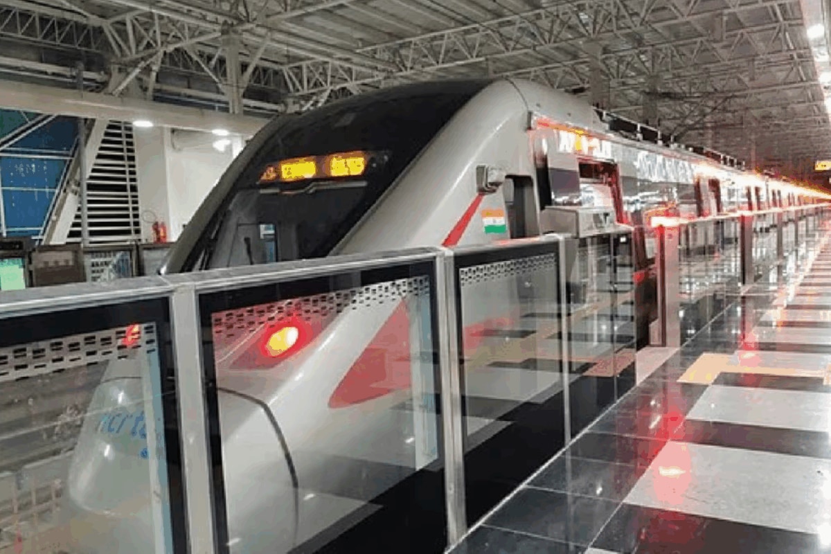 Kochi Metro's Blue Line connects Aluva to Tripunithura with 25 stations ...