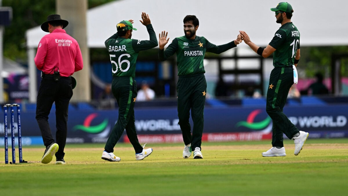 After Becoming British Citizen, Pakistan Fast Bowler To Register For ...