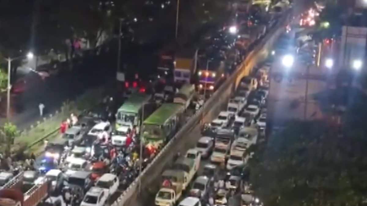 Pune Rape-Murder Case: Victim's Family Blocks Mumbai-Bengaluru Highway ...