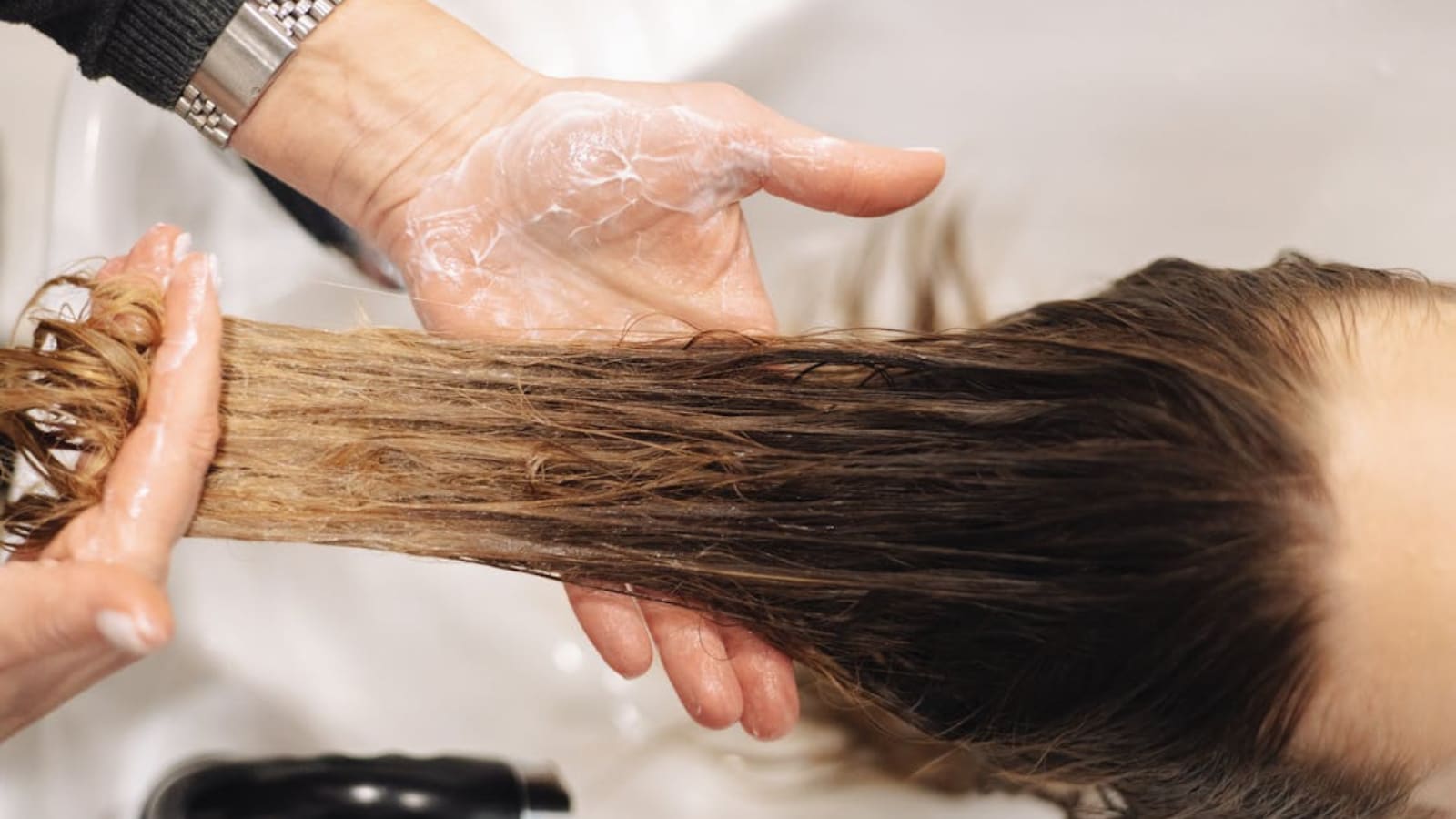 7 Easy Habits That Can Help Maintain Hair Health After 30
