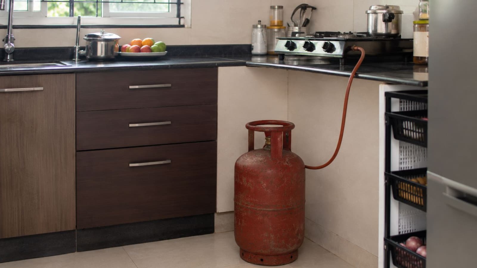 Do You Know What The Red Marks On Your LPG Cylinder Actually Indicate?