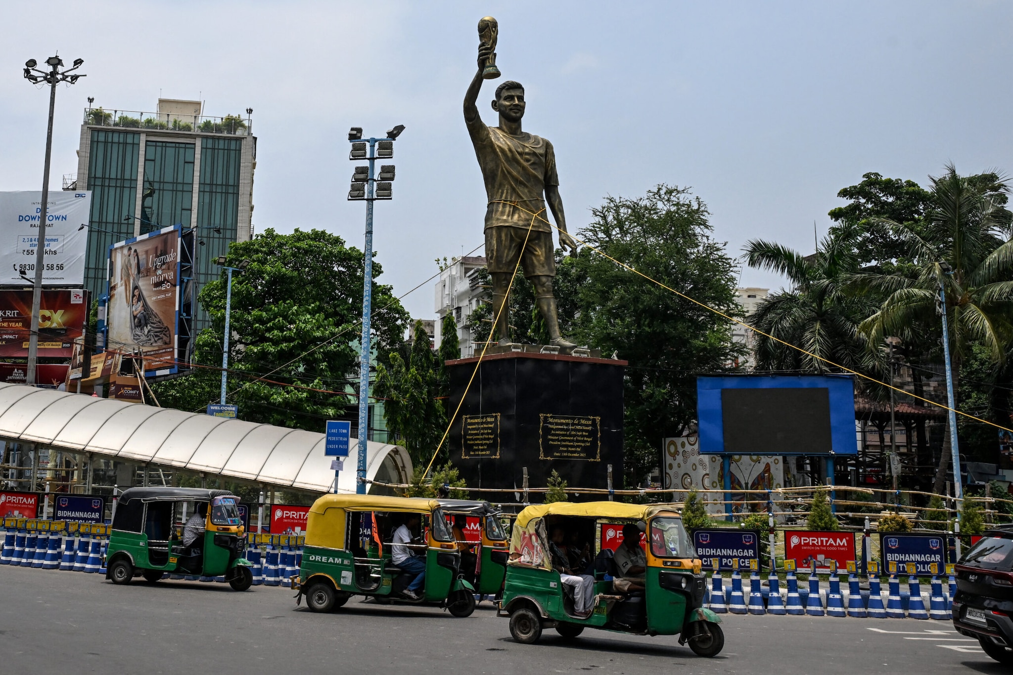 70ft Messi Statue In Kolkata Taken Down Months After Unveiling Over ...