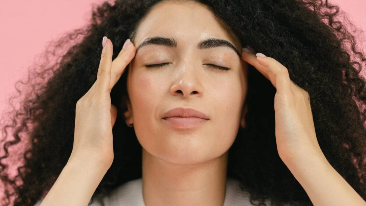 No Salon Needed: This Face Massage Routine Takes Less Than 10 Minutes