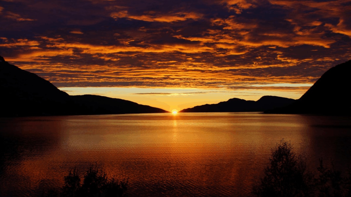 7 Incredible Destinations That Experience 24 Hours Of Daylight