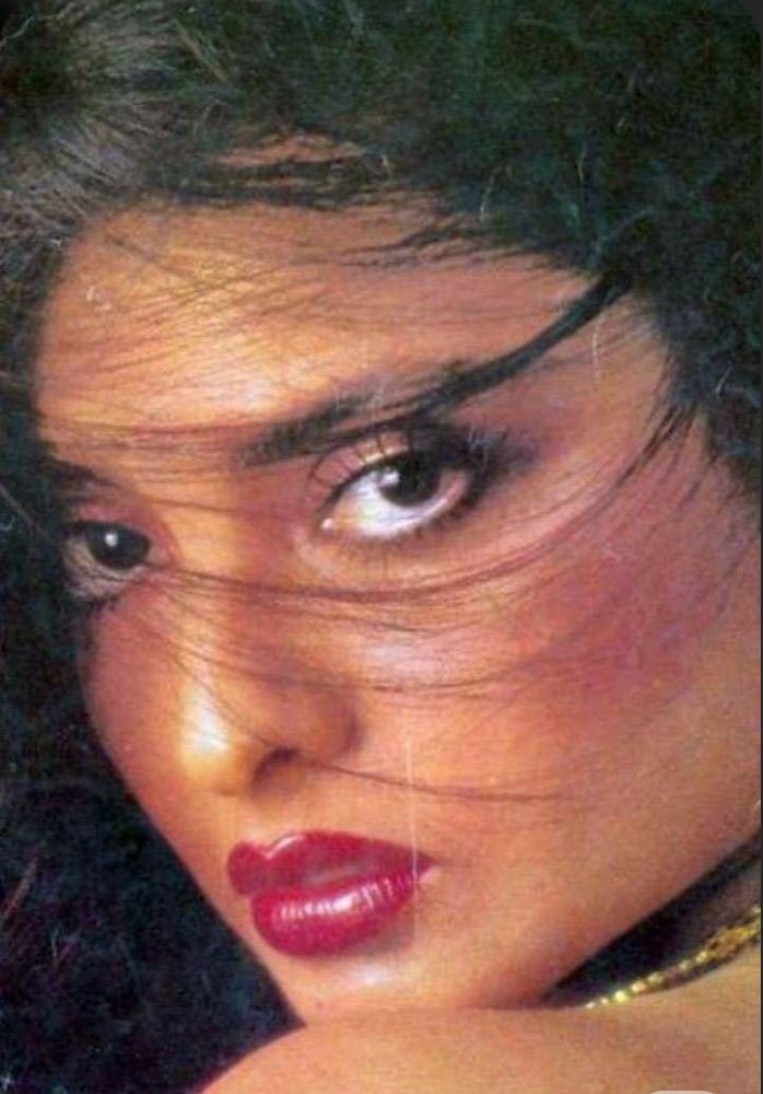 Top Actress Born Out Of Wedlock Skipped Father's Funeral, Fell For A ...