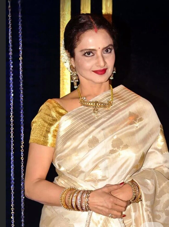 Top Actress Born Out Of Wedlock Skipped Father's Funeral, Fell For A ...
