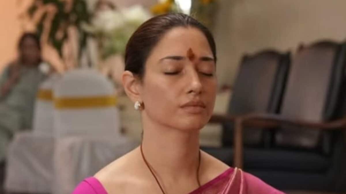 Tamannaah Bhatia Shares Glimpses Of Puja Ceremony At Home, Pens A ...