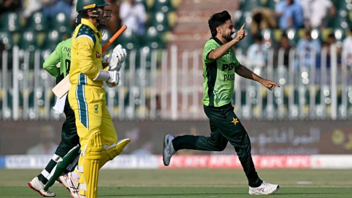Mike Hesson Hits Back At Critics Over Pakistan's Spin-Friendly Tracks ...