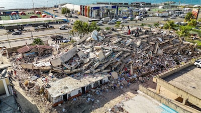 Venezuela's Quake Toll Nears 2,000 As Morgues Overflow And Anger Mounts ...