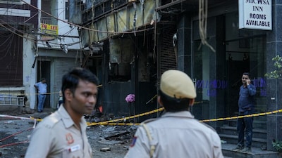 MCD Official Inspected Malviya Nagar Hotel A Day Before Fire That ...
