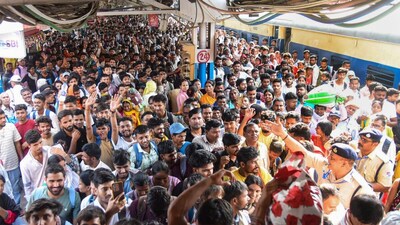 Tracks Blocked, Tear Gas Fired As Exam Aspirants Clash With Police At ...
