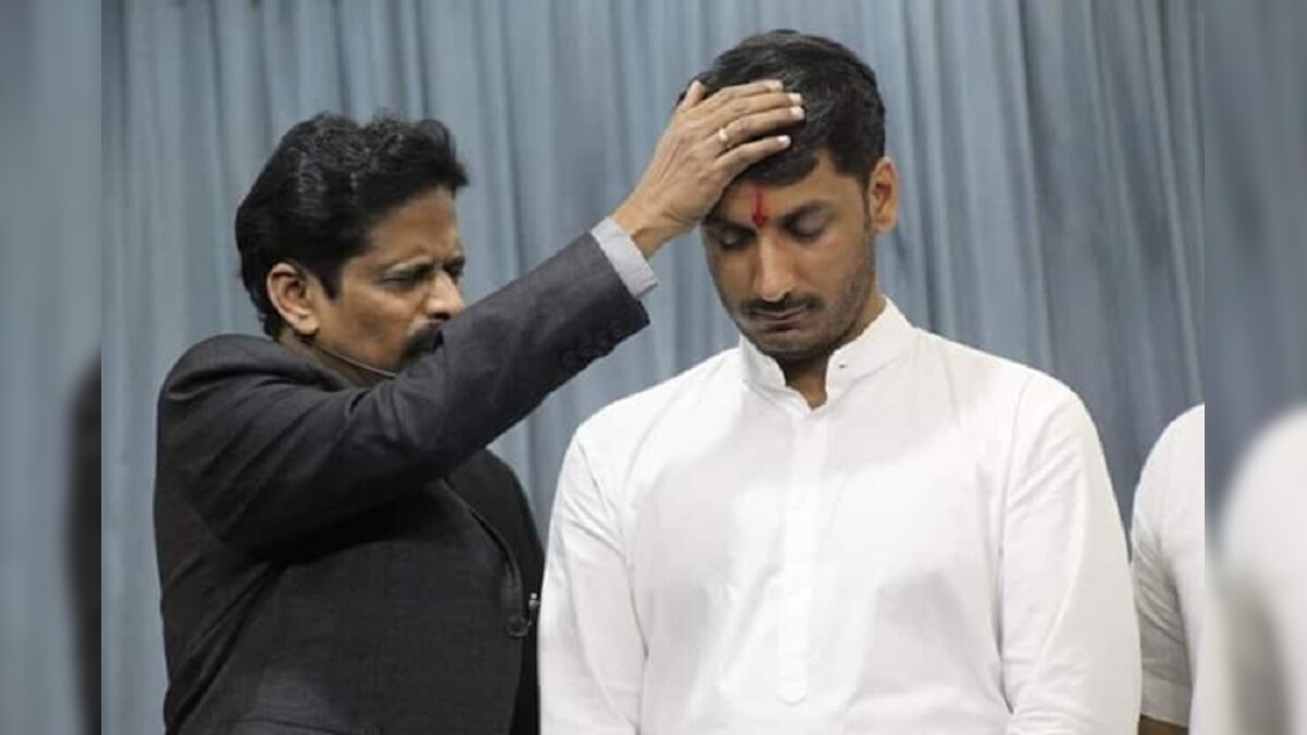 VIDEO पार्थ पवार पुन्हा वादात, दैवी शक्तीचा दावा करणाऱ्या 'फादर'ची ...