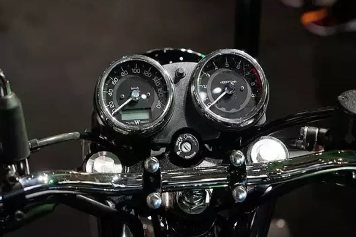 बुलेटला टक्कर देण्यासाठी बजाज घेऊन येतोय खास बाइक, जाणून घ्या काय असेल ...