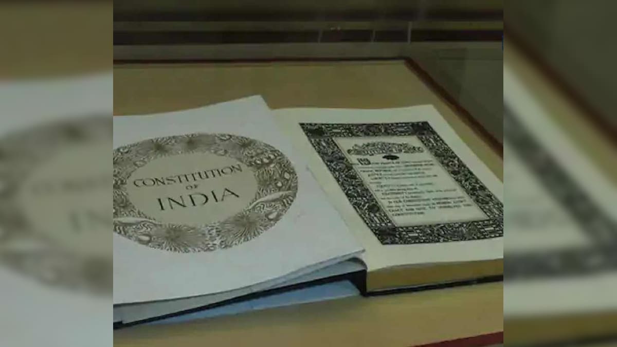 Why original constitution copy kept in helium gas chamber with humidity ...