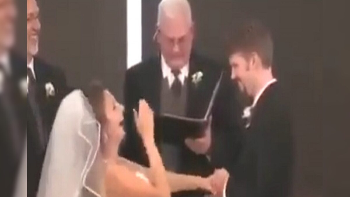 Bride laughing like crazy groom scared wedding funny video viral mhpl ...