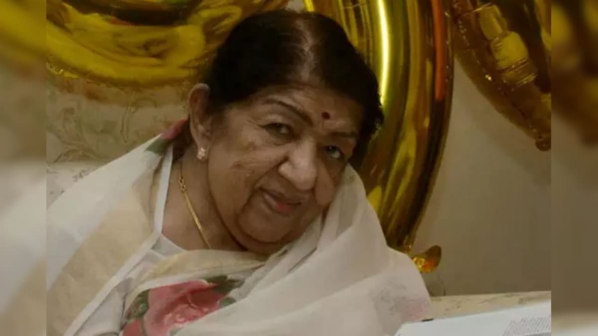 Lata mangeshkar health update dr pratit samdani says continues to be in ...