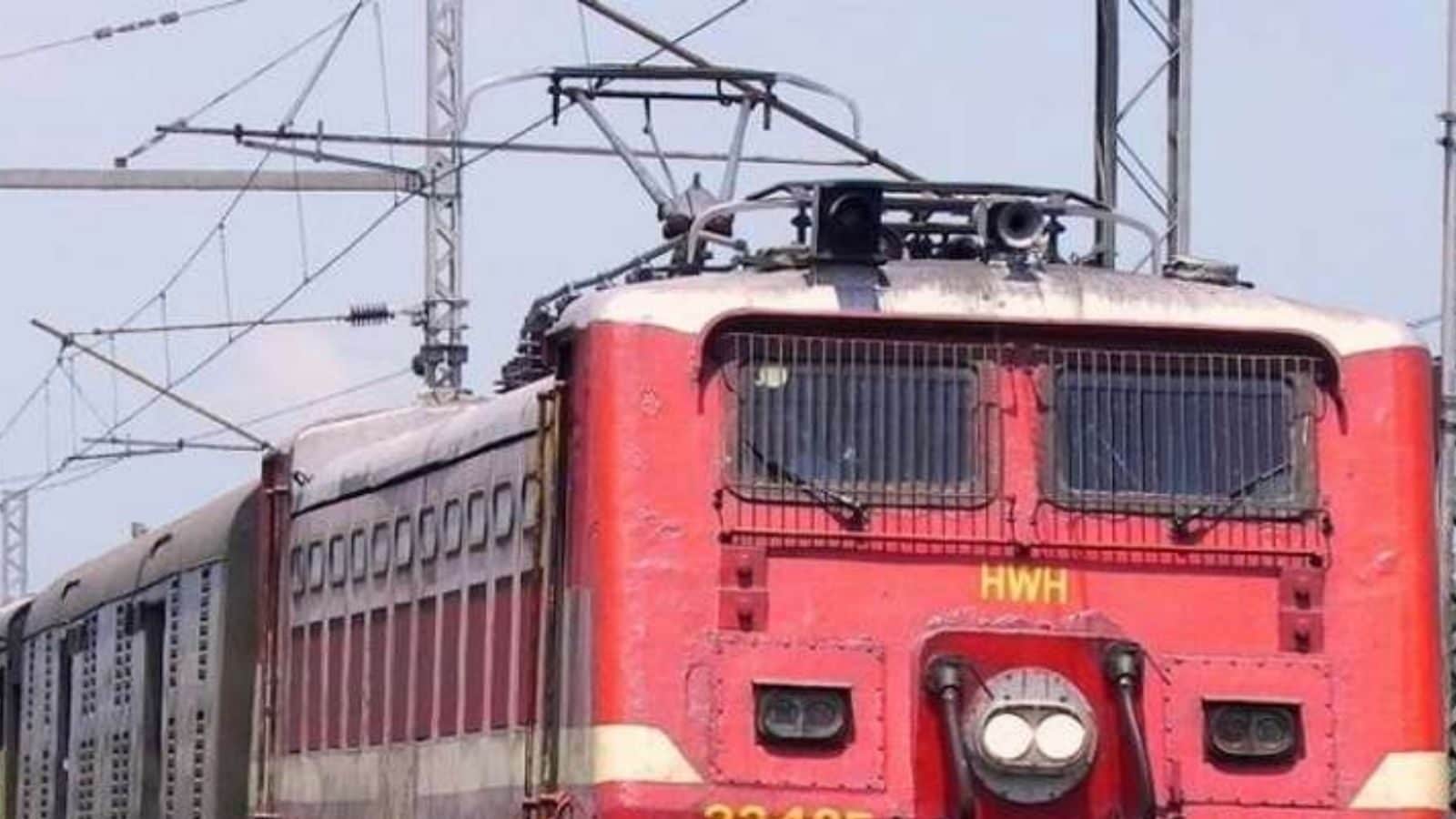 Indian railways unique idea to stop theft of fans in trains know irctc ...