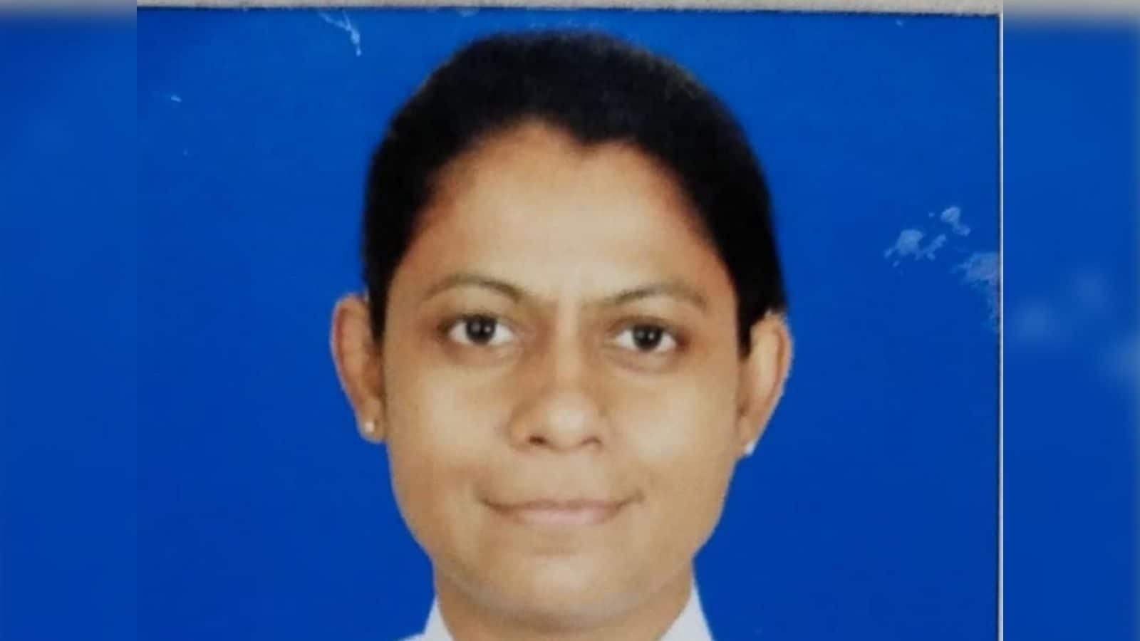 Woman pilot rashmi gaydhani Death by suffocation due to gas leak from ...