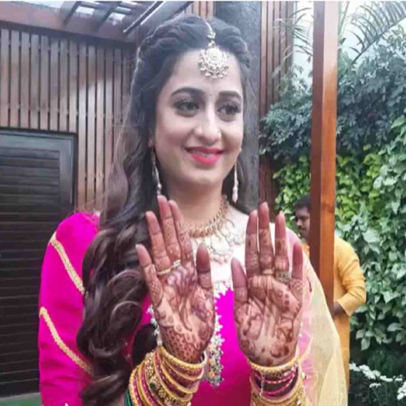 Girish Mahajan Daughter Shreya Marriage Haldi ceremony photos mhcp ...